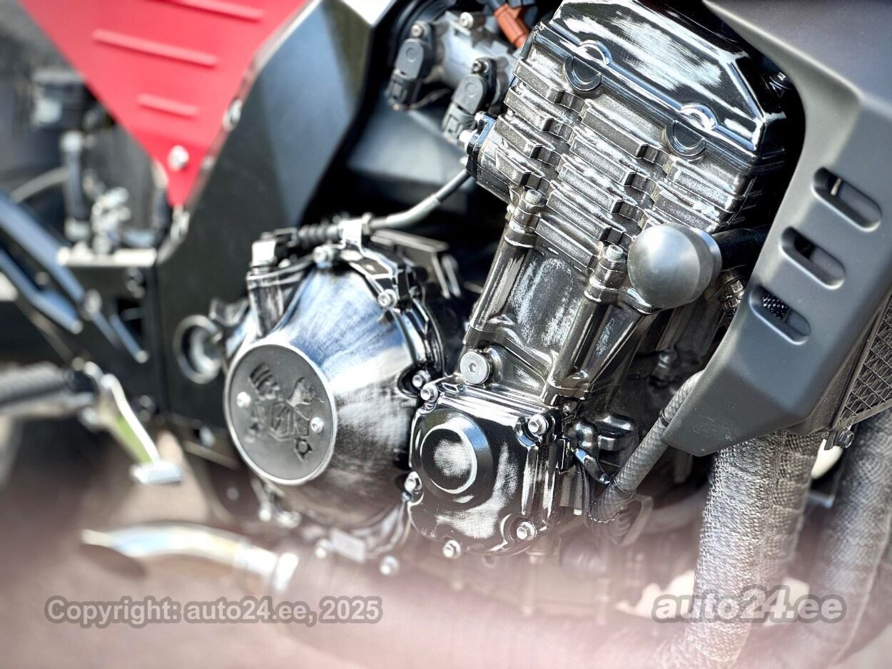 Kawasaki Z 1000 R4 R4 93kW - auto24.ee