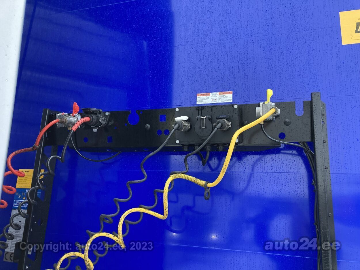 Kögel SN 24 TÕSTETAVA KATUSEGA - auto24.ee